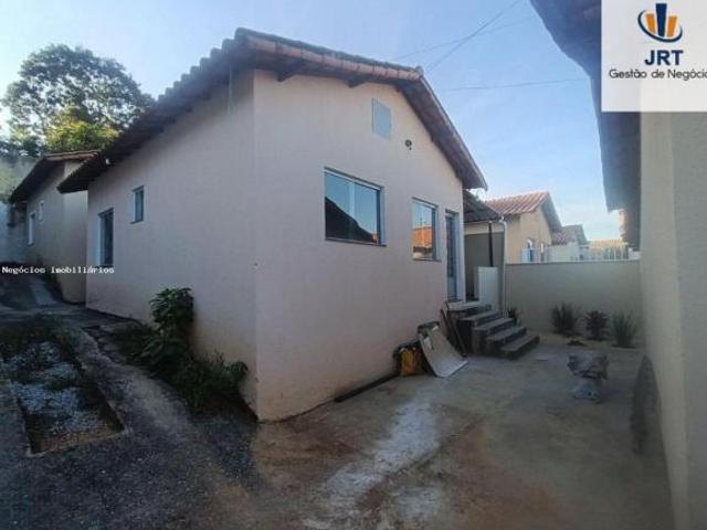 Casa linear a venda no bairro Floresta Encantada, Esmeraldas