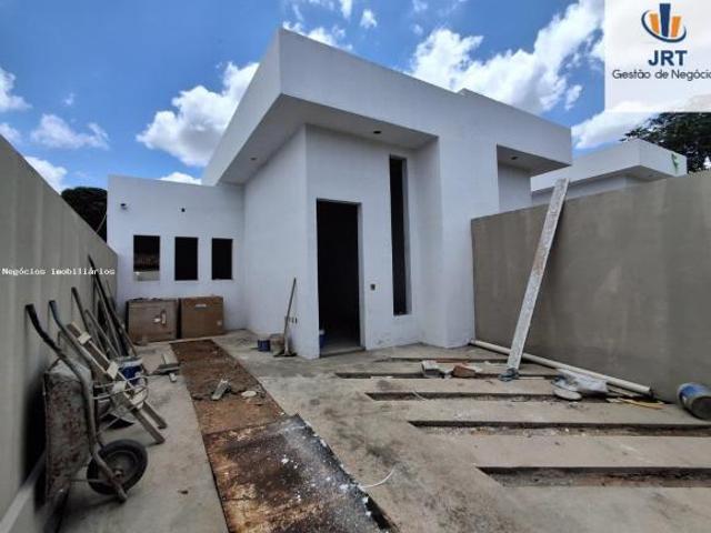 Casa linear a venda no Fernão Dias, Esmeraldas