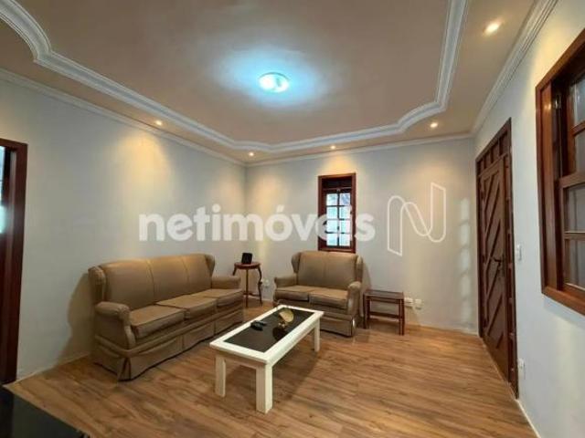 Casa linear à venda no Trevo, com 371 m² , 3 quartos e 7 vagas de garagem
