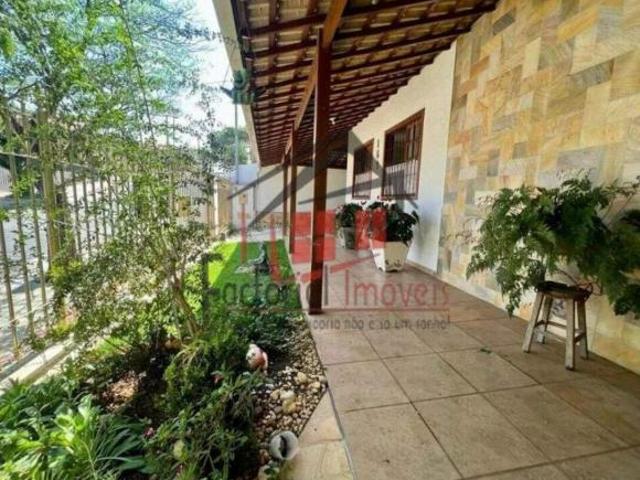 Casa linear à venda com 5 quartos e 4 vagas no Alípio de Melo – Belo Horizonte/MG