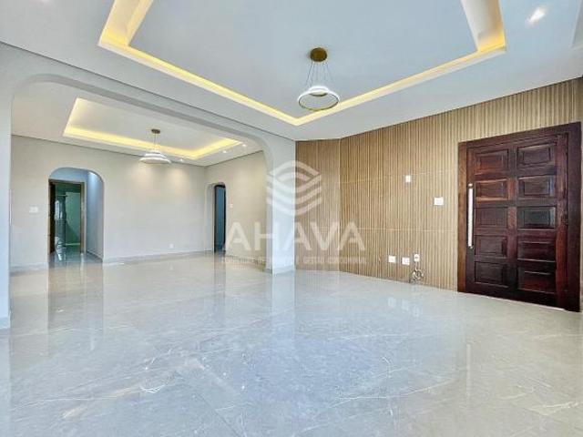 Casa linear com 3 Quartos à Venda, 197m², Santa Amélia, próximo à Avenida Guarapari