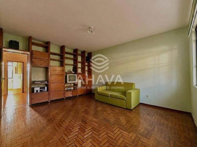 Casa Linear com 3 Quartos à Venda, 360m², Santa Branca, próximo à Avenida Dom Pedro I