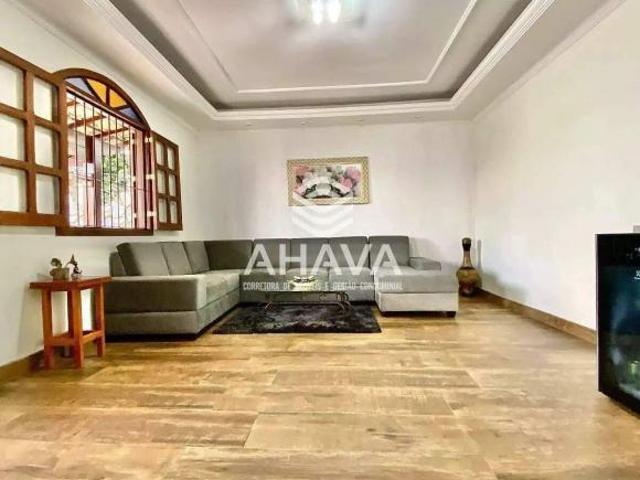 Casa Linear com 3 Quartos, 1 suíte, 200 m², Santa Amélia, Próximo à Av. Guarapari