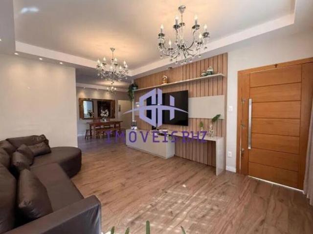 Casa linear com 4 Quartos e 2 banheiros à Venda, 300 m² por R$ 1.990.000