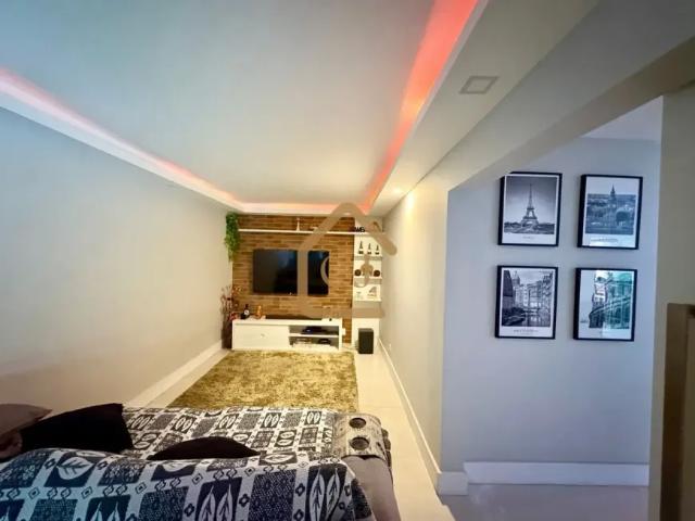 Casa linear com 4 quartos, 3 suítes e lazer completo no Condomínio Eldorado – Freguesia