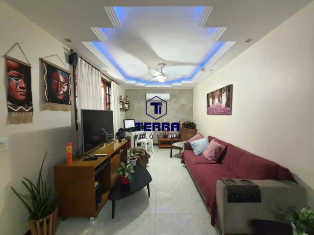 Casa linear, com dois quartos, amplo quintal no Rio do Ouro, perto do comércio