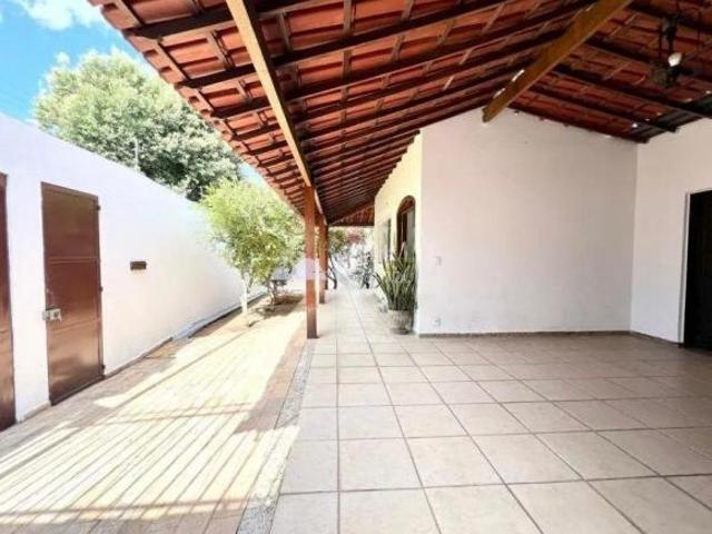 Casa Linear de 3 quartos Santa Amélia