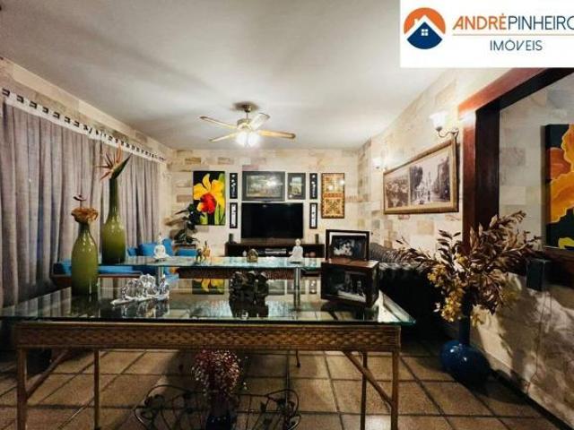 Casa Linear de Alto Padrão com 5 Quartos 1 Suíte e 4 Vagas no Bairro Itapoã em BH MG!
