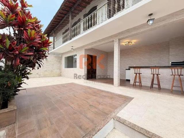 Casa linear de alto padrão localizada em uma região privilegiada do bairro Santa Amélia
