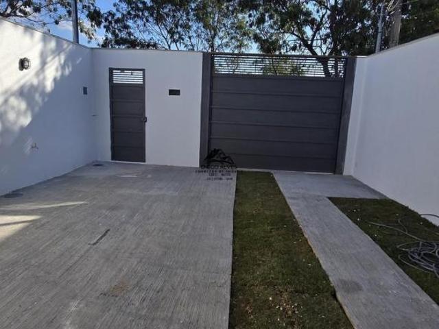 CASA LINEAR NOVA, TRÊS QUARTOS, DUAS VAGAS, TERRENO 180M² JARDIM CASA BRANCA, BETIM