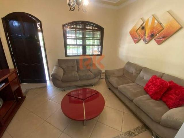 Casa Linear Rara no Alípio de Melo com 4 Quartos e Excelente Localização