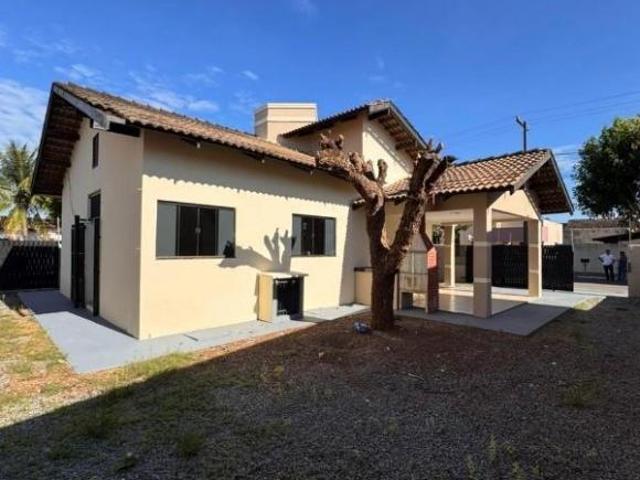 Casa à venda em Nova Mutum MT, Bairro Lírio do Campos: 3 quartos, 1 suíte, 1 sala, 2 banheiros, 4 va