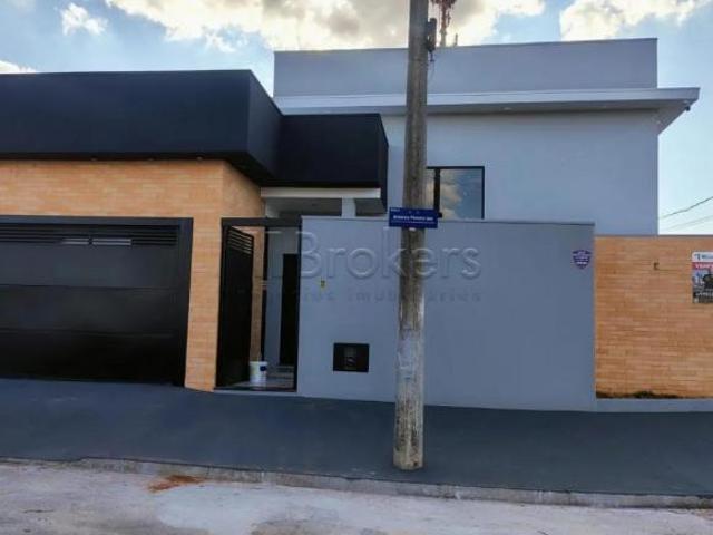 CASA Lívia BOTUCATU / SP