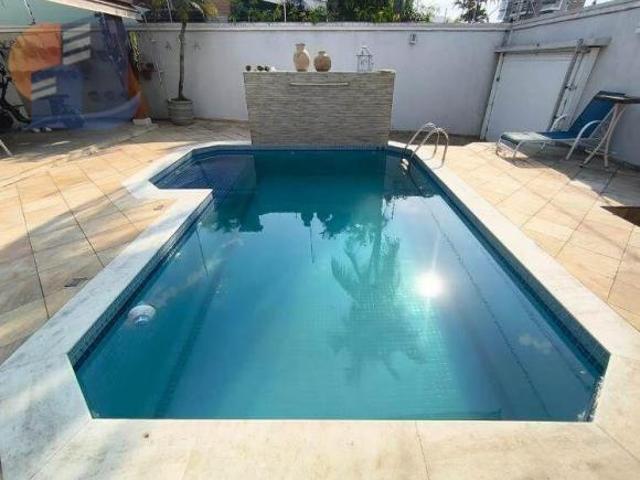 Casa Localização Privilegiada! 4 Suítes | Edícula | Apenas 400 metros da Praia da Enseada Guarujá