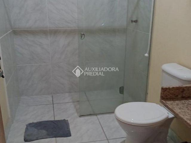 Casa localizada a apenas 100 metros do mar e a 3 km do centro da cidade