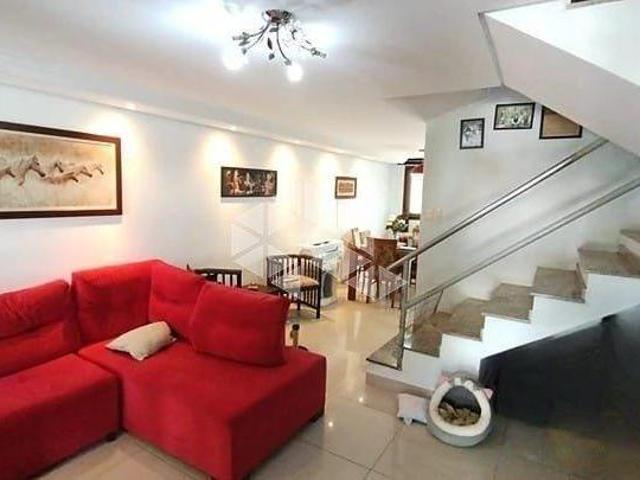 Casa localizada no condomínio Jardim do Prado com 3 quartos sendo uma suíte