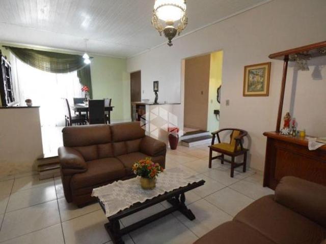 Casa localizada no bairro Nossa Senhora de Lourdes