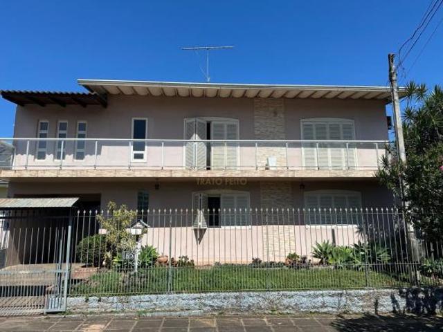Casa localizada no bairro Centro de Campo Bom