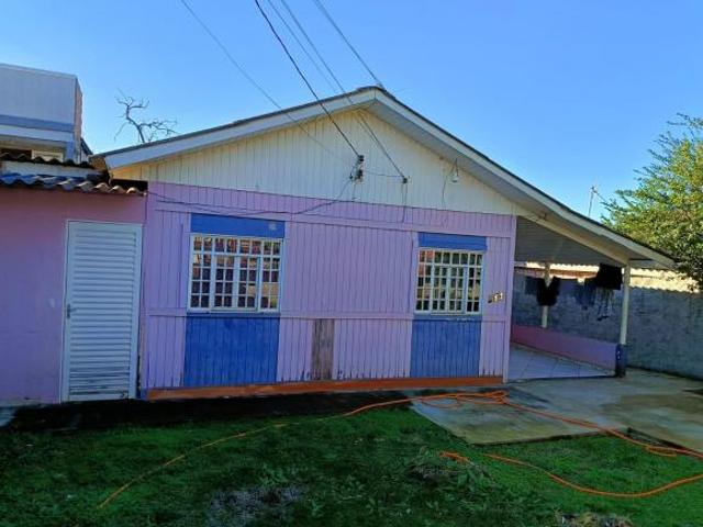 Casa localizada no Bairro Jardim Irene