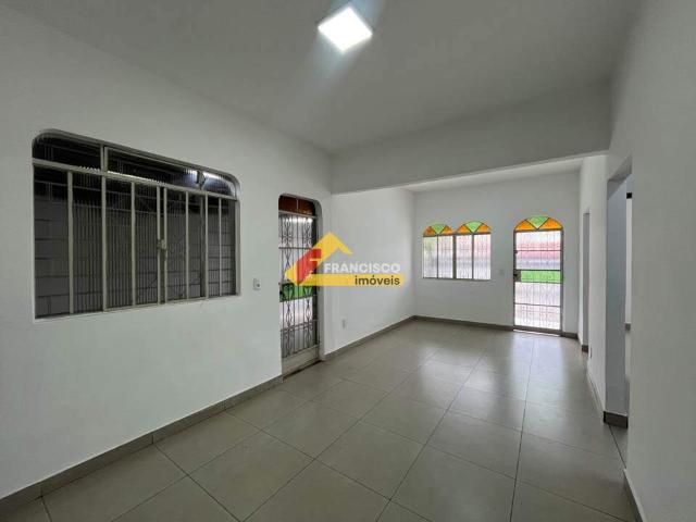 Casa localizada no bairro Planalto