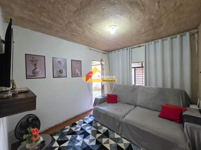 Casa localizada no bairro Primavera