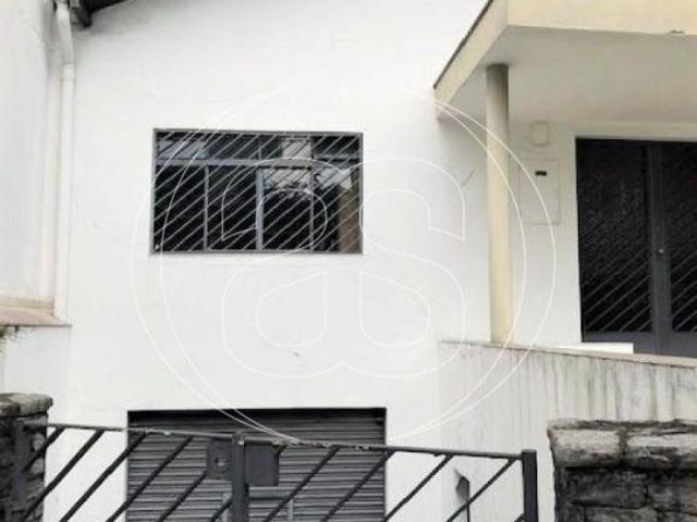 CASA LOCALIZADA NA REGIÃO DA SAÚDE 271 m²