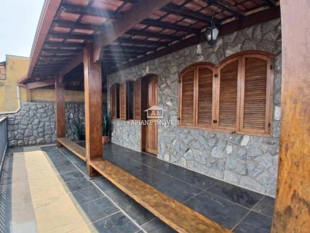 Casa + loja à venda em Contagem