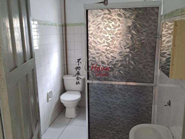 Casa lote inteiro 300m² R$ 350 mil Vila Zat