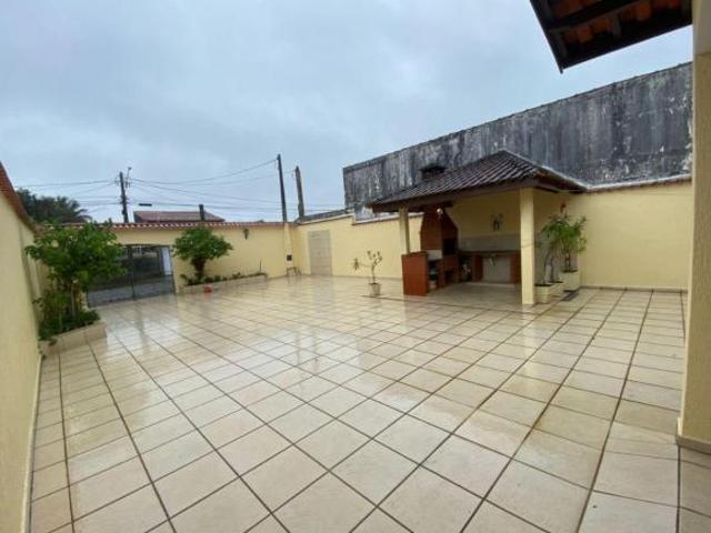 Casa lote inteiro a 800m do mar