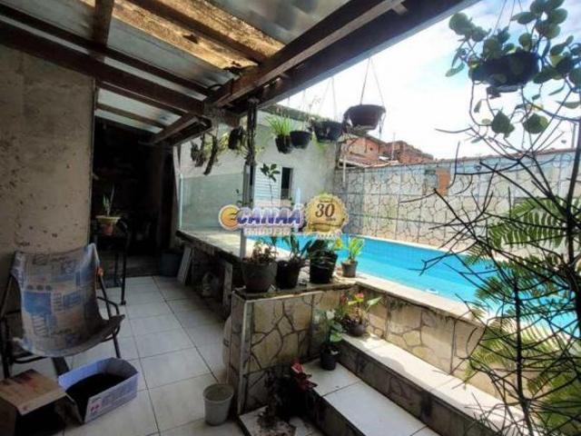 Casa lote inteiro amplo quintal com Piscina e 6 vagas de garagem