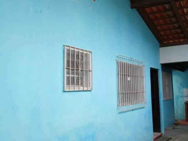 casa lote inteiro com 3 quartos lado praia em itanhaém