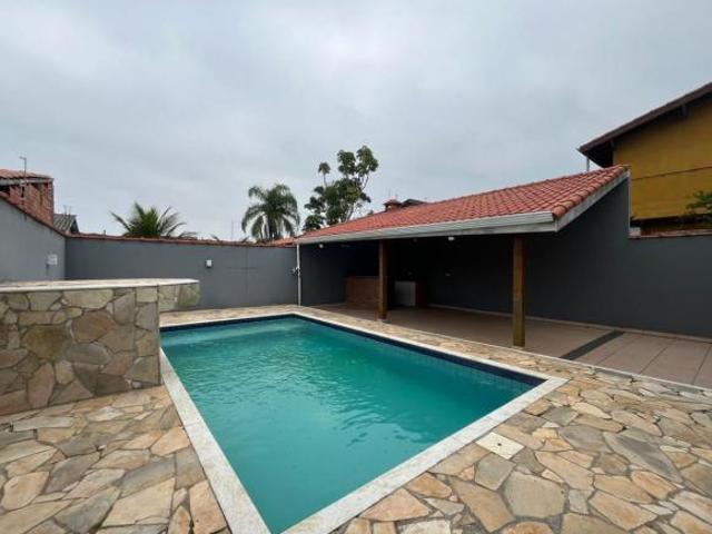 casa lote inteiro com 3 quartos pra financiar, com piscina lado praia