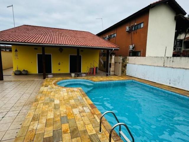 CASA LOTE INTEIRO COM PISCINA 3 QUARTOS LADO PRAIA EM ITANHAÉM