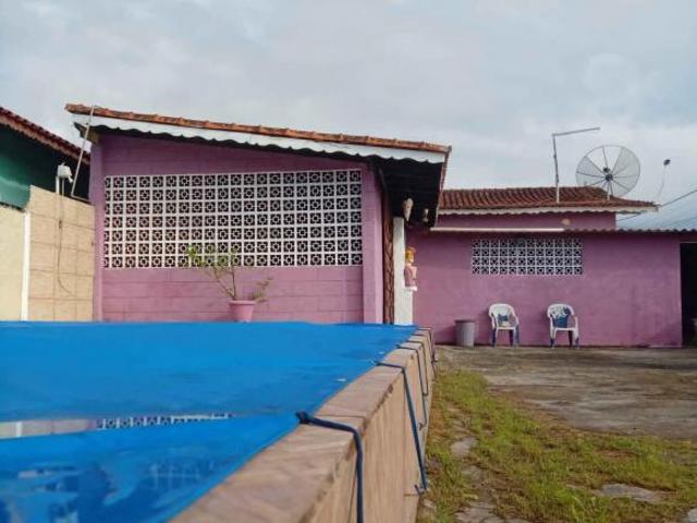 Casa Lote inteiro com piscina em Mongaguá $290 Mil