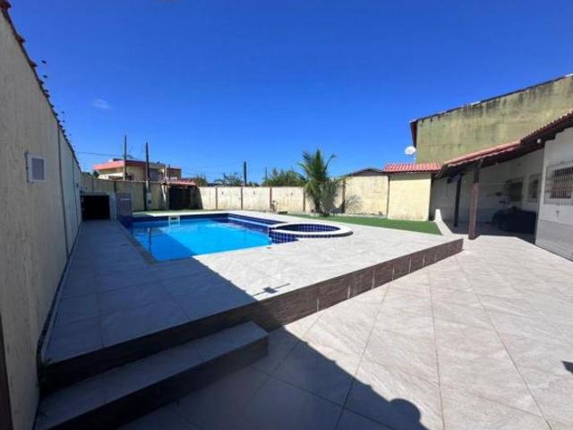 Casa Lote inteiro com piscina Lado praia em Itanhaém