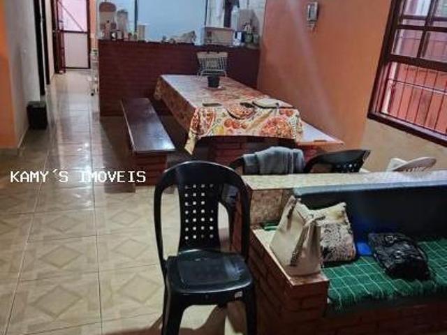 CASA LOTE INTEIRO, LADO PRAIA COM 3 DORMITÓRIOS SENDO UMA SUÍTE!