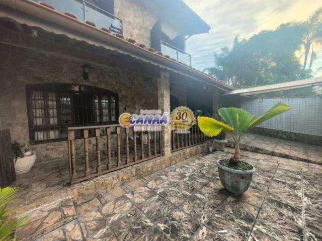 Casa lote inteiro na Praia de Mongaguá. 3 dormitórios + Edicula