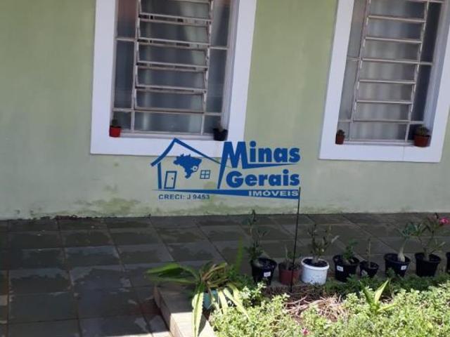 CASA LOTE INTEIRO NO BOSQUE DOS EUCALIPTOS! VENDE SE!