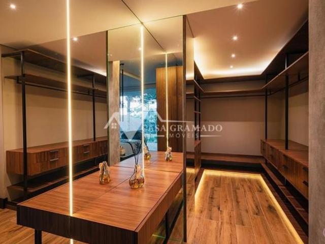 CASA PUNTA 4 DORMITÓRIOS EM GRAMADO