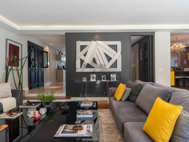Casa Pacaembu 5 Dormitórios 720m²