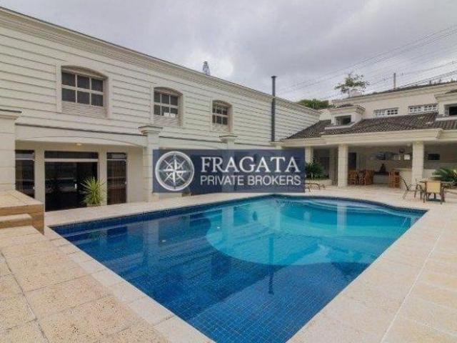 Casa á venda com 710m2, 4 dormitórios e 6 vagas Vila Madalena SP