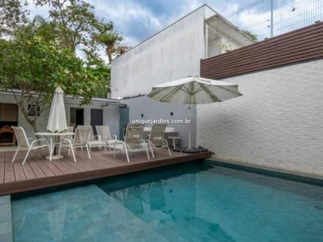 Casa Padrão à venda Alto de Pinheiros São Paulo