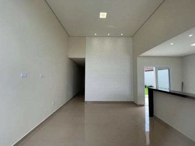 Casa Padrão á Venda com 3 Quartos sendo 1 Suíte Jardim Santo André