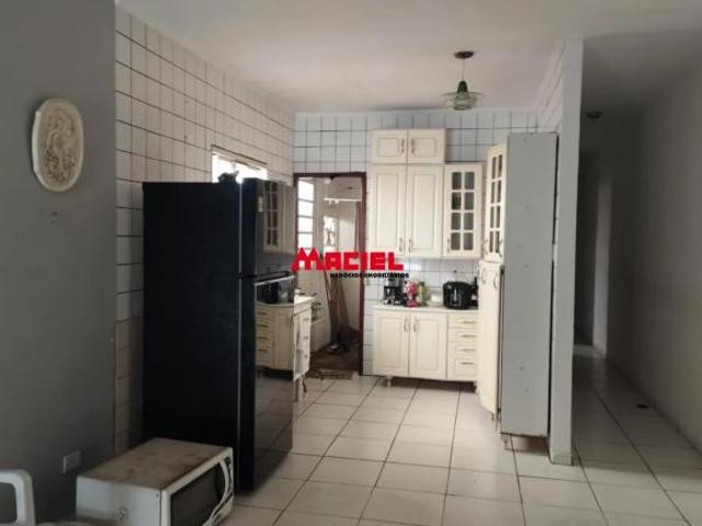 CASA PADRÃO A VENDA JD. DEL REY PRÓXIM A VARIOS COMERCIOS