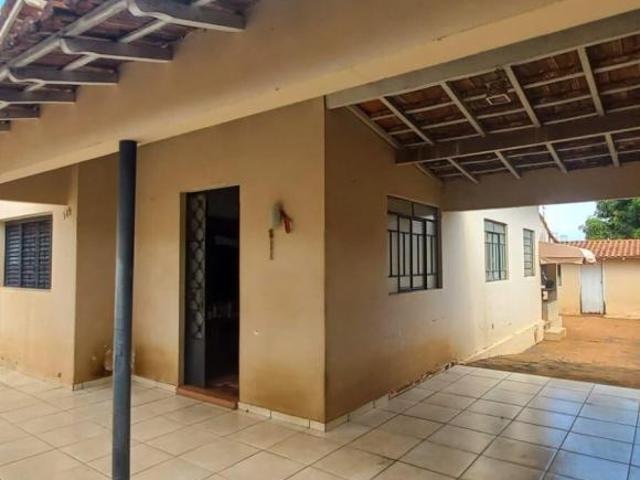 Casa Padrão à Venda