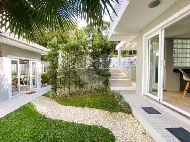 CASA DE ALTO PADRÃO EM CONDOMÍNIO | 5 SUÍTES | PISCINA AQUECIDA | 10 VAGAS | BARREIRINHA