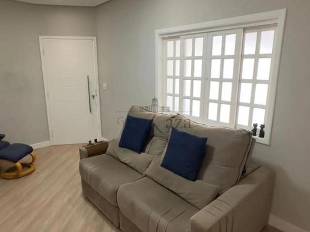 Casa/ Padrão Cidade Morumbi 3 Dormitórios 90m²
