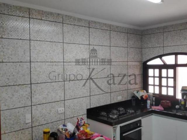 Casa Padrão em Jacareí