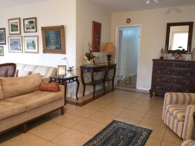Casa Padrão em São José dos Campos