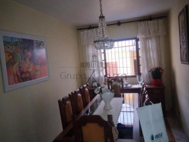 Casa Padrão em São José dos Campos